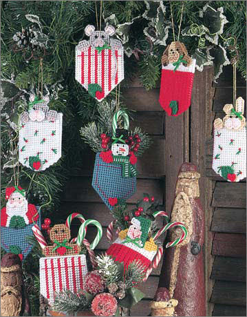 "Christmas Pockets" | Plastic Canvas Pattern