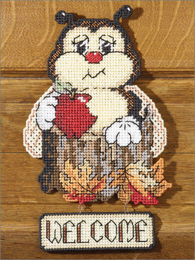 "Autumn Bug Welcome" | Plastic Canvas Pattern