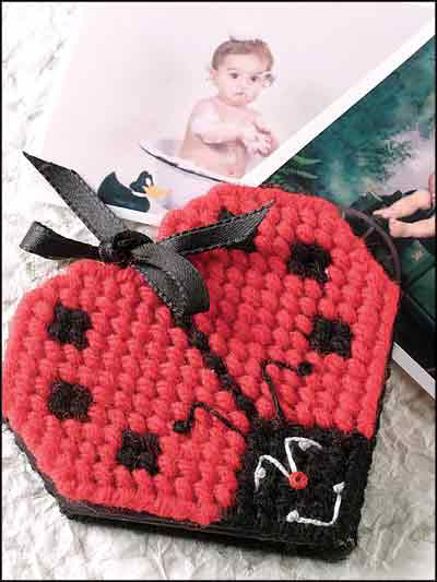 "Ladybug Photo Album" | Plastic Canvas Pattern