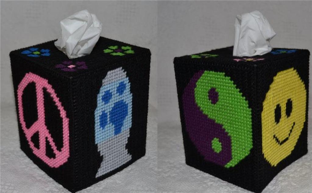 "Groovy Tissue Box Cover" | Plastic Canvas Pattern