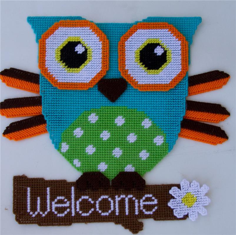 "Colorful Owl Welcome Sign" | Plastic Canvas Pattern