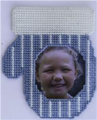 "Mitten Picture Frame" | Plastic Canvas Pattern