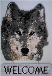 "Wolf Welcome Sign" | Plastic Canvas Pattern