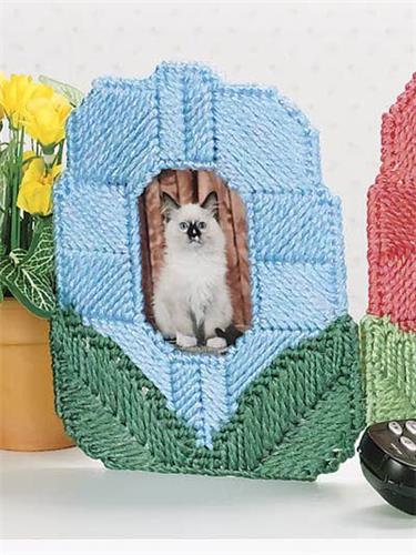 "Flower Frames Screen" | Plastic Canvas Pattern