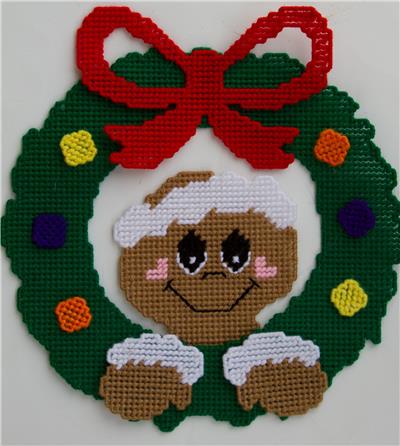 "Gingerbread Man Wreath" | Plastic Canvas Pattern